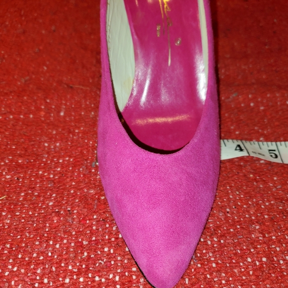 Caressa | Shoes | Caressa Vintage 8s Bright Fuchsia Pumps | Poshmark